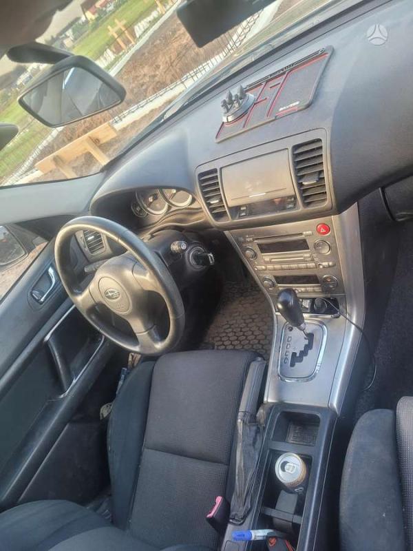 Subaru Legacy 2004 Viļņa vietnē Zaļš Subaru Legacy 2004 Viļņa, ar dzinēja tilpumu 1.99 L un nobraukumu 348 tūkst. km par 1000 €, foto 4 vietnē AUTOMOTO.COM.LV
