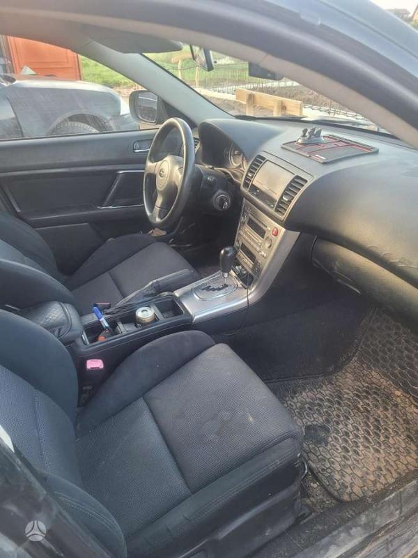 Subaru Legacy 2004 Viļņa vietnē Zaļš Subaru Legacy 2004 Viļņa, ar dzinēja tilpumu 1.99 L un nobraukumu 348 tūkst. km par 1000 €, foto 5 vietnē AUTOMOTO.COM.LV