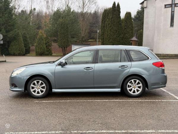 Green Subaru Legacy 2011 in Druskininkai, with an engine capacity of 1.99 L and mileage of 158 thousand km for 5900 €, photo 2 on AUTOMOTO.COM.LV