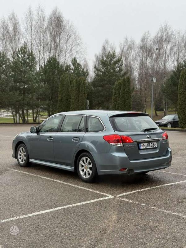Green Subaru Legacy 2011 in Druskininkai, with an engine capacity of 1.99 L and mileage of 158 thousand km for 5900 €, photo 3 on AUTOMOTO.COM.LV