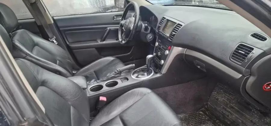 Grey Subaru Legacy 2007 in Valmiera, with an engine capacity of 2.50 L and mileage of 346 thousand km for 1750 €, photo 13 on AUTOMOTO.COM.LV
