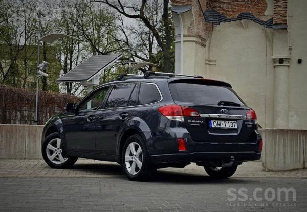 Grey Subaru Legacy 2012 in Jelgava, with an engine capacity of 2.00 L and mileage of 186 thousand km for 5490 €, photo 6 on AUTOMOTO.COM.LV