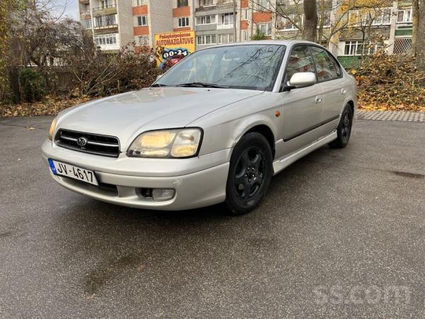 Pelēks Subaru Legacy 1999 Rīga, ar dzinēja tilpumu 2.50 L un nobraukumu 250 tūkst. km par 1000 €, foto 1 vietnē AUTOMOTO.COM.LV
