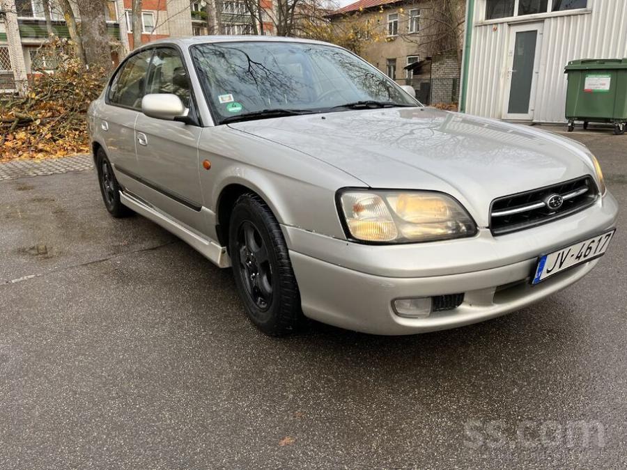 Pelēks Subaru Legacy 1999 Rīga, ar dzinēja tilpumu 2.50 L un nobraukumu 250 tūkst. km par 1000 €, foto 2 vietnē AUTOMOTO.COM.LV