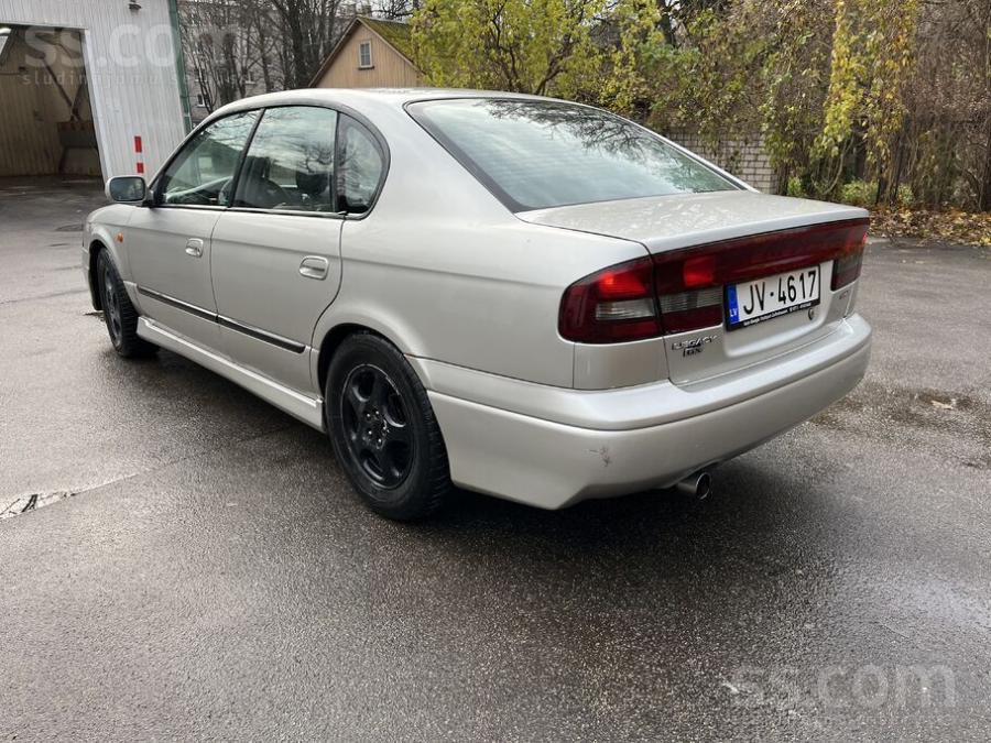 Pelēks Subaru Legacy 1999 Rīga, ar dzinēja tilpumu 2.50 L un nobraukumu 250 tūkst. km par 1000 €, foto 6 vietnē AUTOMOTO.COM.LV