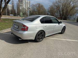 Pelēks Subaru Legacy 2004 Rīga, ar dzinēja tilpumu 3.00 L un nobraukumu 265 tūkst. km par 1200 €, foto 2 vietnē AUTOMOTO.COM.LV