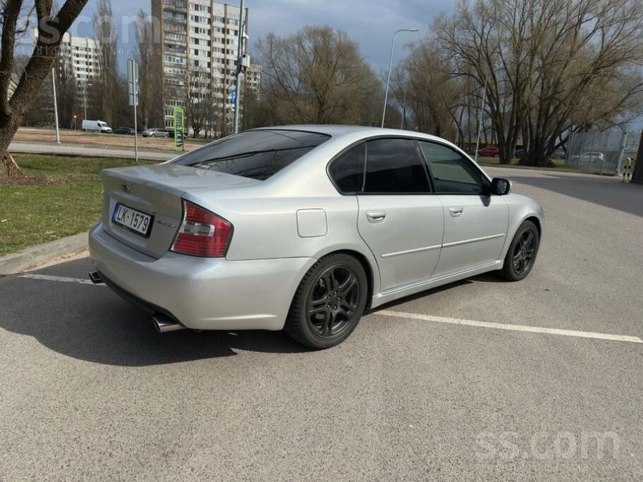 Pelēks Subaru Legacy 2004 Rīga, ar dzinēja tilpumu 3.00 L un nobraukumu 265 tūkst. km par 1200 €, foto 2 vietnē AUTOMOTO.COM.LV