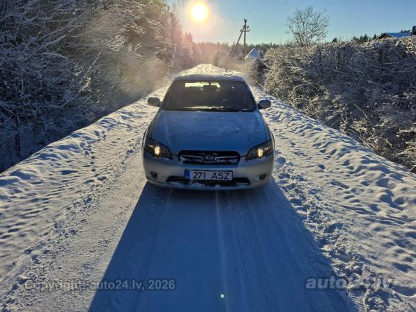 Grey Subaru Legacy 2004 in Tallinn, with an engine capacity of 2.50 L and mileage of 469 thousand km for 1800 €, photo 2 on AUTOMOTO.COM.LV