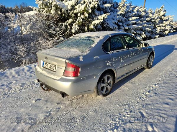 Grey Subaru Legacy 2004 in Tallinn, with an engine capacity of 2.50 L and mileage of 469 thousand km for 1800 €, photo 4 on AUTOMOTO.COM.LV