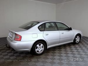 Pelēks Subaru Legacy 2004 Tallina, ar dzinēja tilpumu 2.50 L un nobraukumu 272 tūkst. km par 1199 €, foto 3 vietnē AUTOMOTO.COM.LV
