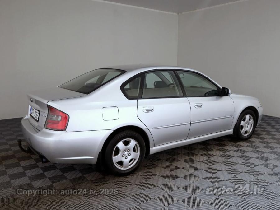 Pelēks Subaru Legacy 2004 Tallina, ar dzinēja tilpumu 2.50 L un nobraukumu 272 tūkst. km par 1199 €, foto 3 vietnē AUTOMOTO.COM.LV