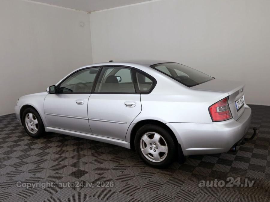 Pelēks Subaru Legacy 2004 Tallina, ar dzinēja tilpumu 2.50 L un nobraukumu 272 tūkst. km par 1199 €, foto 4 vietnē AUTOMOTO.COM.LV