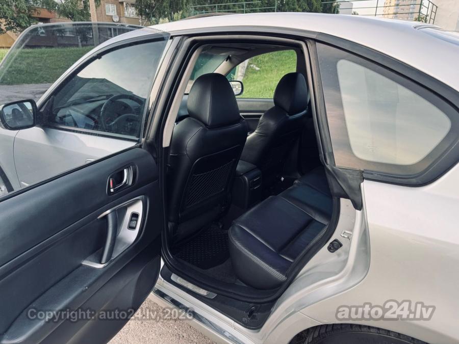 Grey Subaru Legacy 2006 in Tallinn, with an engine capacity of 3.00 L and mileage of 299 thousand km for 2690 €, photo 10 on AUTOMOTO.COM.LV
