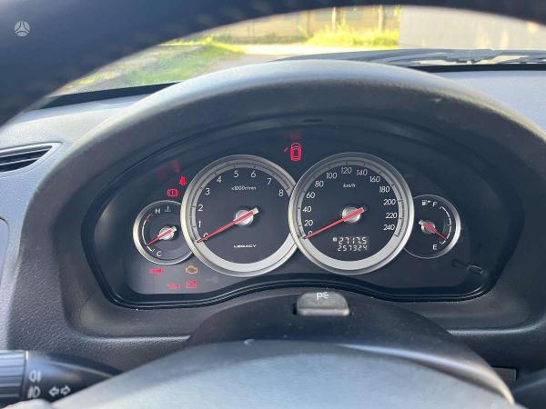 Grey Subaru Legacy 2006 in Zarasai, with an engine capacity of 2.00 L and mileage of 257 thousand km for 2250 €, photo 6 on AUTOMOTO.COM.LV