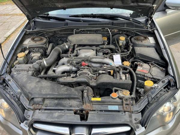 Grey Subaru Legacy 2006 in Zarasai, with an engine capacity of 2.00 L and mileage of 257 thousand km for 2250 €, photo 8 on AUTOMOTO.COM.LV