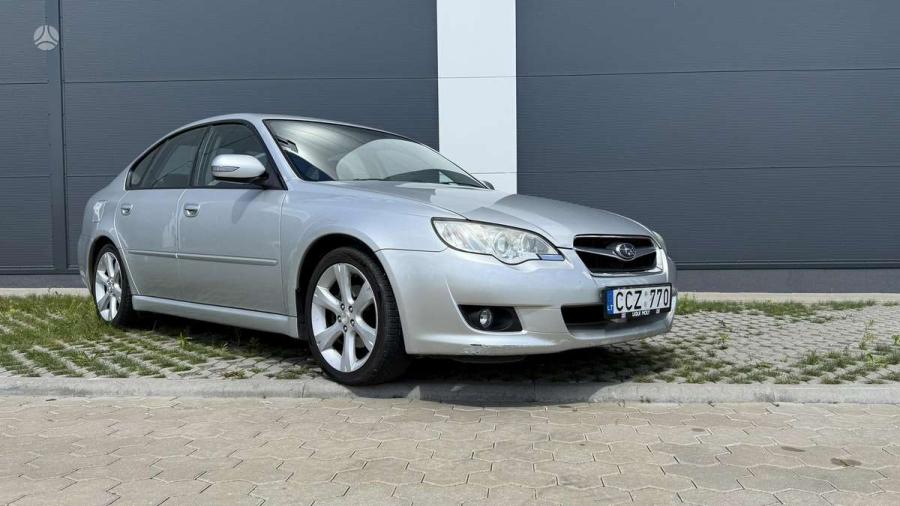 Pelēks Subaru Legacy 2006 Viļņa, ar dzinēja tilpumu 1.99 L un nobraukumu 172 tūkst. km par 2100 €, foto 1 vietnē AUTOMOTO.COM.LV