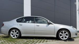 Pelēks Subaru Legacy 2006 Viļņa, ar dzinēja tilpumu 1.99 L un nobraukumu 172 tūkst. km par 2100 €, foto 3 vietnē AUTOMOTO.COM.LV