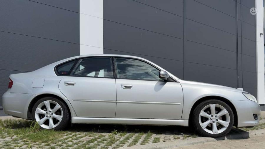 Pelēks Subaru Legacy 2006 Viļņa, ar dzinēja tilpumu 1.99 L un nobraukumu 172 tūkst. km par 2100 €, foto 3 vietnē AUTOMOTO.COM.LV