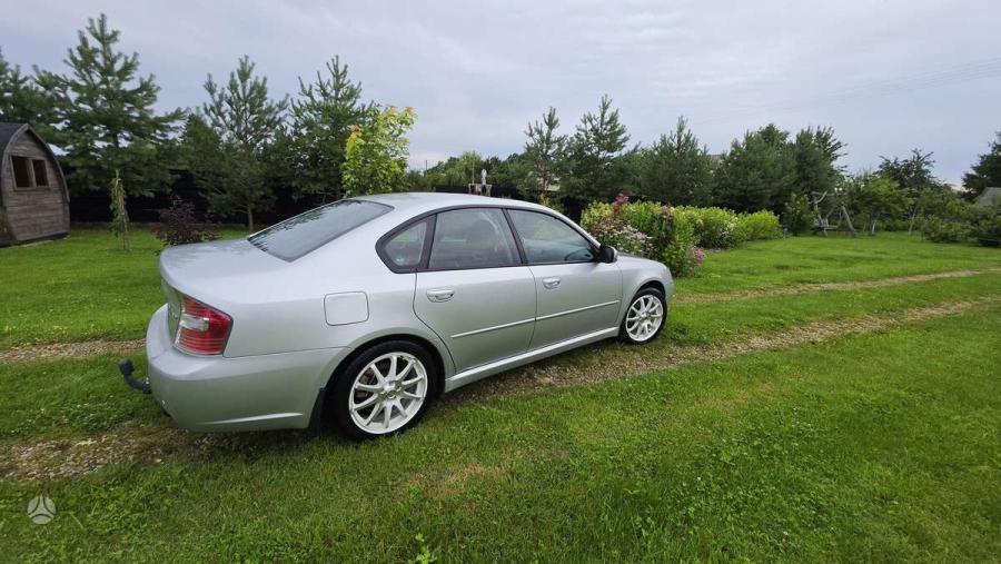Pelēks Subaru Legacy 2006 Mažeikiai, ar dzinēja tilpumu 1.99 L un nobraukumu 290 tūkst. km par 2300 €, foto 3 vietnē AUTOMOTO.COM.LV