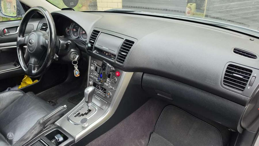 Pelēks Subaru Legacy 2006 Mažeikiai, ar dzinēja tilpumu 1.99 L un nobraukumu 290 tūkst. km par 2300 €, foto 6 vietnē AUTOMOTO.COM.LV