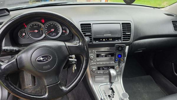 Grey Subaru Legacy 2006 in Mazeikiai, with an engine capacity of 1.99 L and mileage of 290 thousand km for 2300 €, photo 6 on AUTOMOTO.COM.LV
