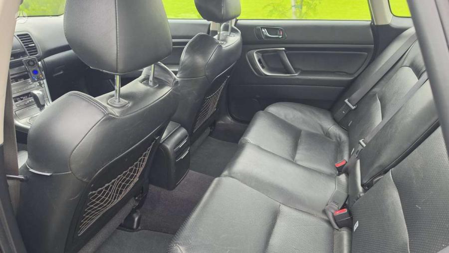 Pelēks Subaru Legacy 2006 Mažeikiai, ar dzinēja tilpumu 1.99 L un nobraukumu 290 tūkst. km par 2300 €, foto 11 vietnē AUTOMOTO.COM.LV