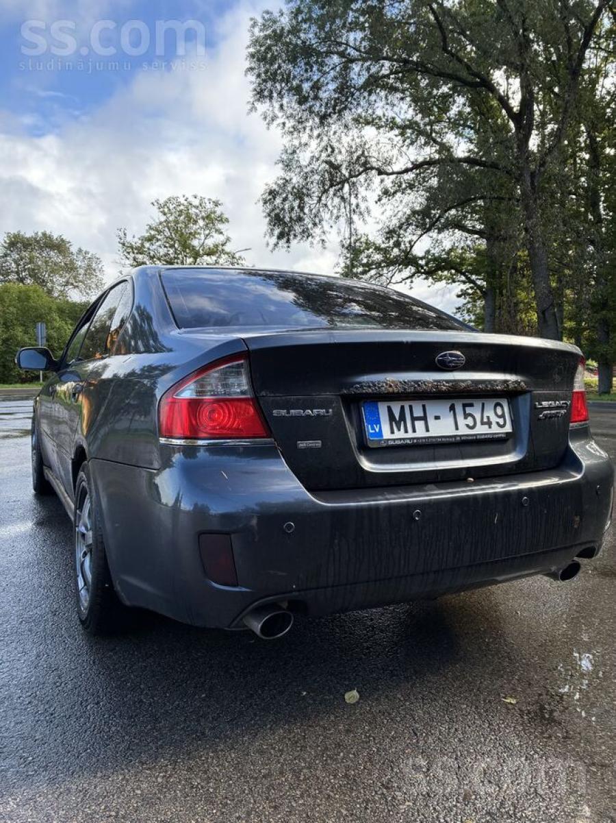 Pelēks Subaru Legacy 2006 Ogre, ar dzinēja tilpumu 2.00 L un nobraukumu 286 tūkst. km par 1500 €, foto 3 vietnē AUTOMOTO.COM.LV