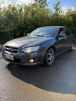 Pelēks Subaru Legacy 2006 Ogre, ar dzinēja tilpumu 2.00 L un nobraukumu 286 tūkst. km par 1500 €, foto 5 vietnē AUTOMOTO.COM.LV