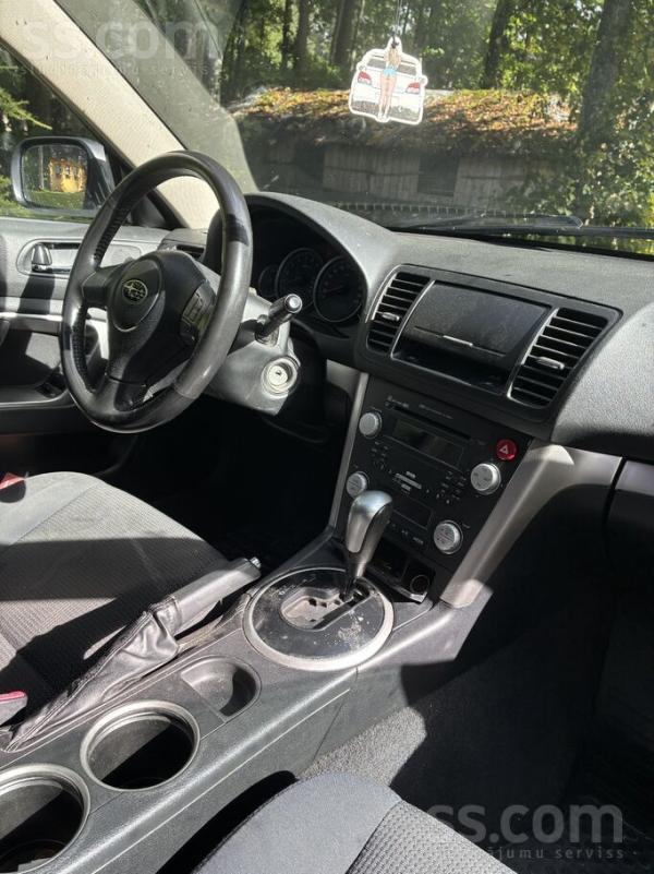 Pelēks Subaru Legacy 2006 Ogre, ar dzinēja tilpumu 2.00 L un nobraukumu 286 tūkst. km par 1500 €, foto 6 vietnē AUTOMOTO.COM.LV