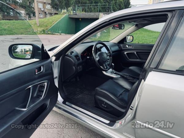 Pelēks Subaru Legacy 2006 Tallina, ar dzinēja tilpumu 3.00 L un nobraukumu 299 tūkst. km par 2390 €, foto 9 vietnē AUTOMOTO.COM.LV