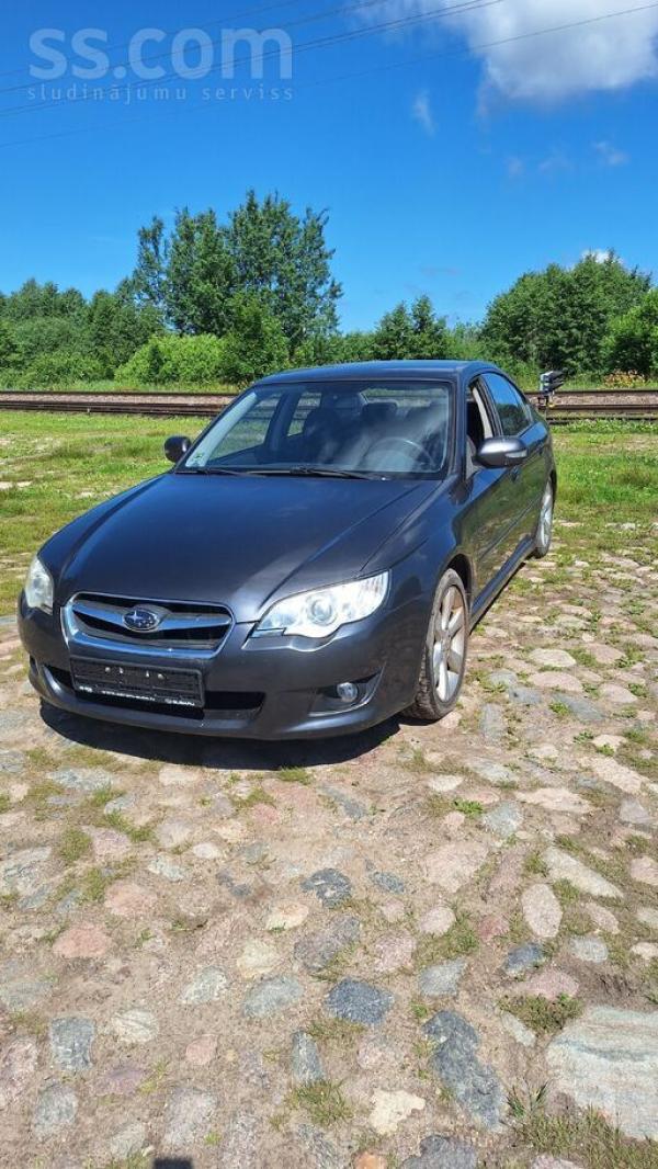 Grey Subaru Legacy 2007 in Bauska, with an engine capacity of 2.00 L and mileage of 252 thousand km for 650 €, photo 2 on AUTOMOTO.COM.LV