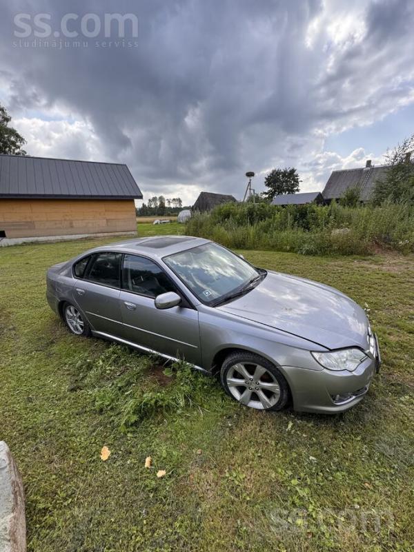 Grey Subaru Legacy 2007 in Cesis, with an engine capacity of 2.50 L and mileage of 182 thousand km for 750 €, photo 1 on AUTOMOTO.COM.LV