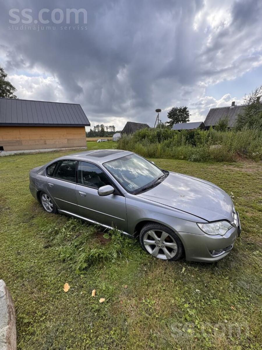Grey Subaru Legacy 2007 in Cesis, with an engine capacity of 2.50 L and mileage of 182 thousand km for 750 €, photo 1 on AUTOMOTO.COM.LV
