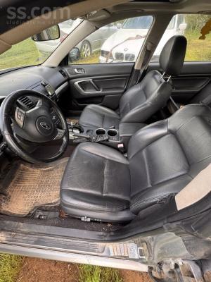 Grey Subaru Legacy 2007 in Cesis, with an engine capacity of 2.50 L and mileage of 182 thousand km for 750 €, photo 6 on AUTOMOTO.COM.LV