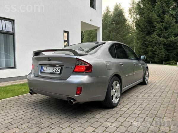 Pelēks Subaru Legacy 2008 Rīga, ar dzinēja tilpumu 2.50 L un nobraukumu 292 tūkst. km par 1450 €, foto 5 vietnē AUTOMOTO.COM.LV