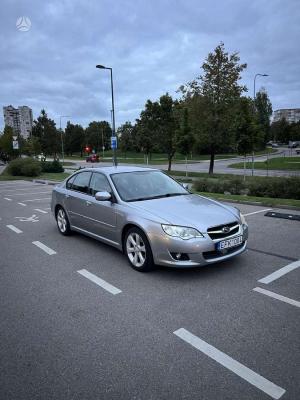 Pelēks Subaru Legacy 2009 Viļņa, ar dzinēja tilpumu 2.46 L un nobraukumu 100 tūkst. km par 3500 €, foto  vietnē AUTOMOTO.COM.LV