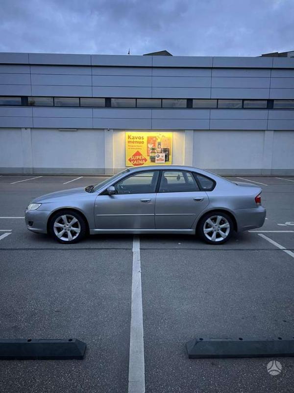 Grey Subaru Legacy 2009 in Vilnius, with an engine capacity of 2.46 L and mileage of 100 thousand km for 3500 €, photo 7 on AUTOMOTO.COM.LV