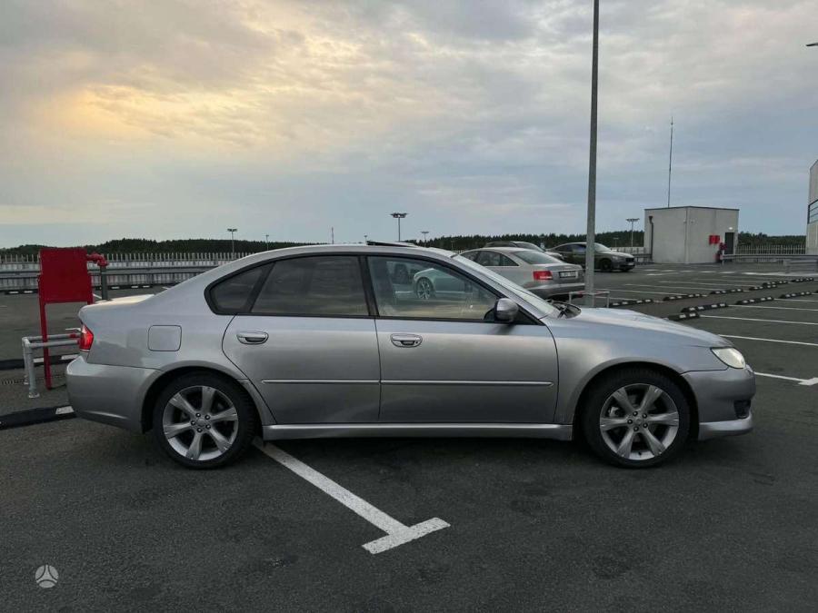 Grey Subaru Legacy 2009 in Vilnius, with an engine capacity of 2.00 L and mileage of 298 thousand km for 2000 €, photo 3 on AUTOMOTO.COM.LV