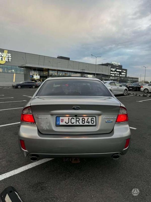 Subaru Legacy 2009 Viļņa vietnē Pelēks Subaru Legacy 2009 Viļņa, ar dzinēja tilpumu 2.00 L un nobraukumu 298 tūkst. km par 2000 €, foto 4 vietnē AUTOMOTO.COM.LV