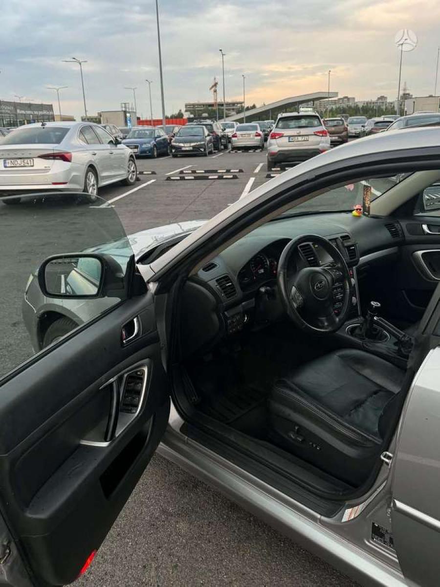 Grey Subaru Legacy 2009 in Vilnius, with an engine capacity of 2.00 L and mileage of 298 thousand km for 2000 €, photo 8 on AUTOMOTO.COM.LV