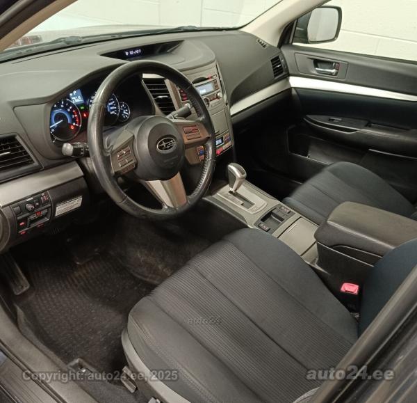 Grey Subaru Legacy 2010 in Tallinn, with an engine capacity of 2.50 L and mileage of 219 thousand km for 2995 €, photo 11 on AUTOMOTO.COM.LV