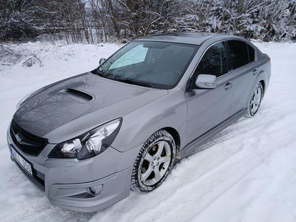 Pelēks Subaru Legacy 2010 Širvintos, ar dzinēja tilpumu 2.50 L un nobraukumu 287 tūkst. km par 3500 €, foto 2 vietnē AUTOMOTO.COM.LV