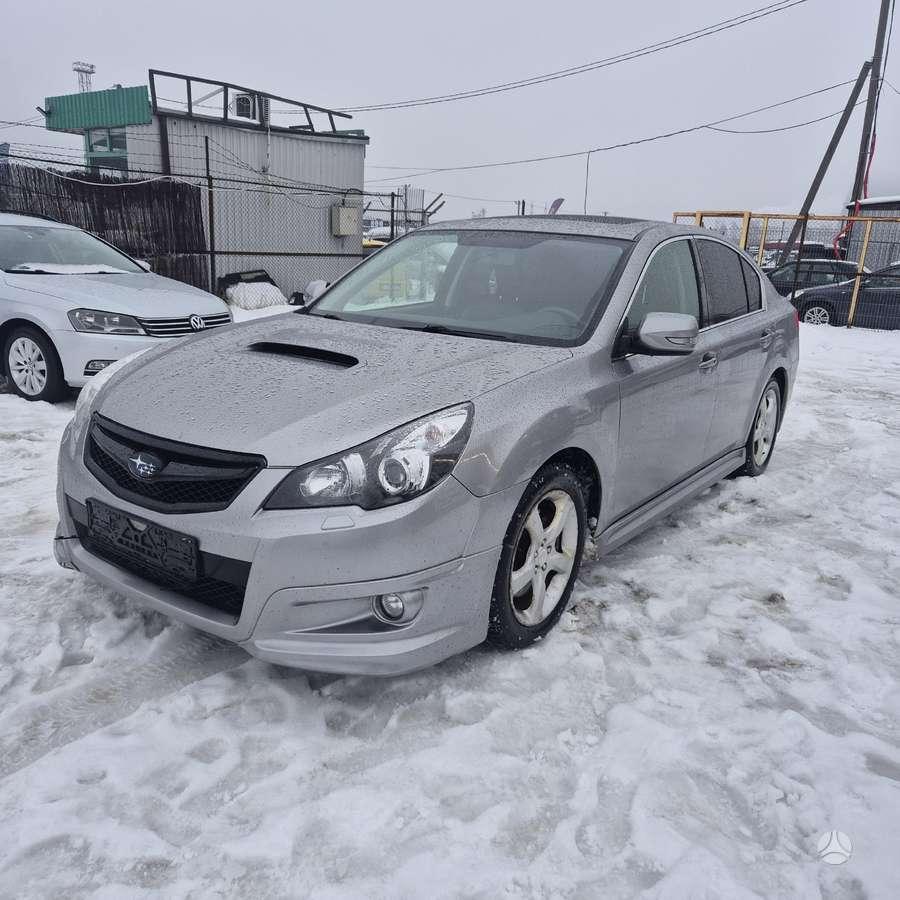 Grey Subaru Legacy 2010 in Elektrenai, with an engine capacity of 2.46 L and mileage of 287 thousand km for 3890 €, photo 1 on AUTOMOTO.COM.LV