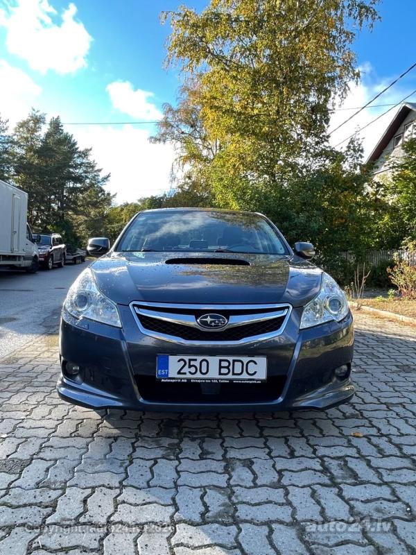 Grey Subaru Legacy 2010 in Tallinn, with an engine capacity of 2.00 L and mileage of 274 thousand km for 1500 €, photo 2 on AUTOMOTO.COM.LV