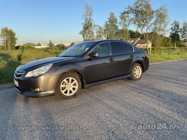 Grey Subaru Legacy 2010 in Tallinn, with an engine capacity of 2.00 L and mileage of 183 thousand km for 2800 €, photo 4 on AUTOMOTO.COM.LV