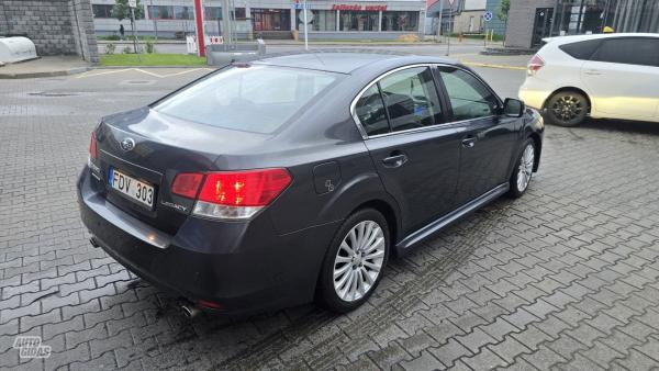 Pelēks Subaru Legacy 2010 Viļņa, ar dzinēja tilpumu 2.50 L un nobraukumu 1 tūkst. km par 7299 €, foto 9 vietnē AUTOMOTO.COM.LV