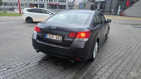 Pelēks Subaru Legacy 2010 Viļņa, ar dzinēja tilpumu 2.50 L un nobraukumu 1 tūkst. km par 7299 €, foto 10 vietnē AUTOMOTO.COM.LV