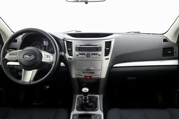 Pelēks Subaru Legacy 2010 Tallina, ar dzinēja tilpumu 2.00 L un nobraukumu 276 tūkst. km par 1799 €, foto 5 vietnē AUTOMOTO.COM.LV