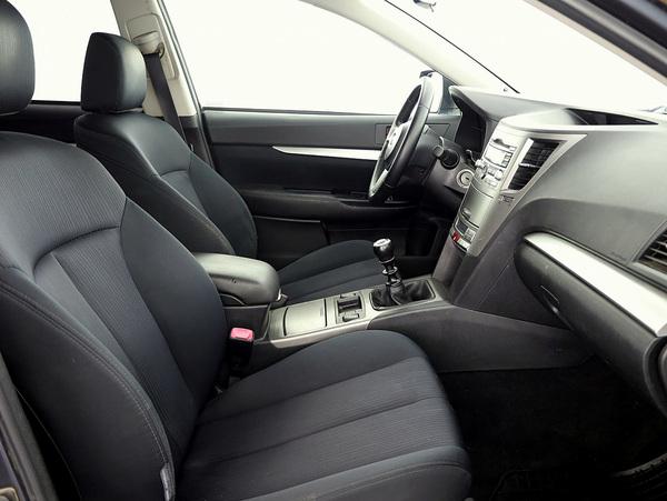 Pelēks Subaru Legacy 2010 Tallina, ar dzinēja tilpumu 2.00 L un nobraukumu 276 tūkst. km par 1799 €, foto 6 vietnē AUTOMOTO.COM.LV