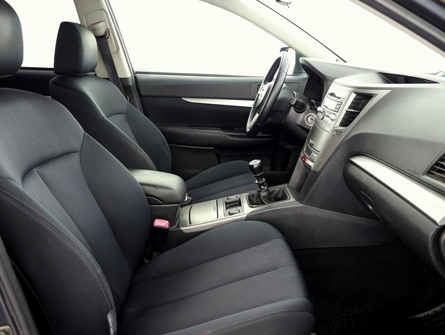 Pelēks Subaru Legacy 2010 Tallina, ar dzinēja tilpumu 2.00 L un nobraukumu 276 tūkst. km par 1799 €, foto 14 vietnē AUTOMOTO.COM.LV
